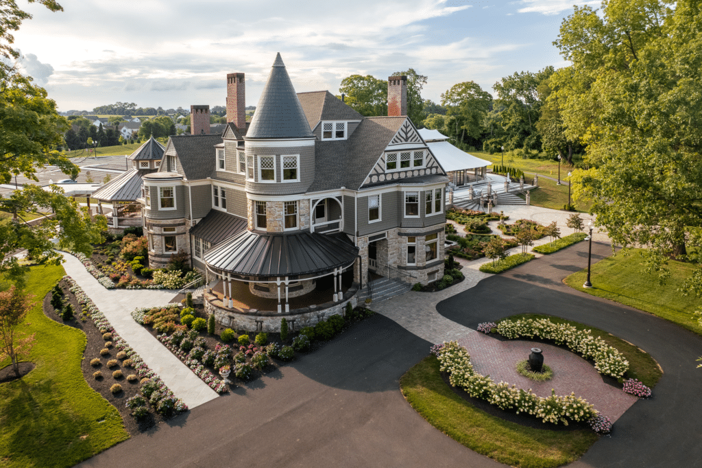 The Willows At Ashcombe Mansion - Historic Victorian Mansion